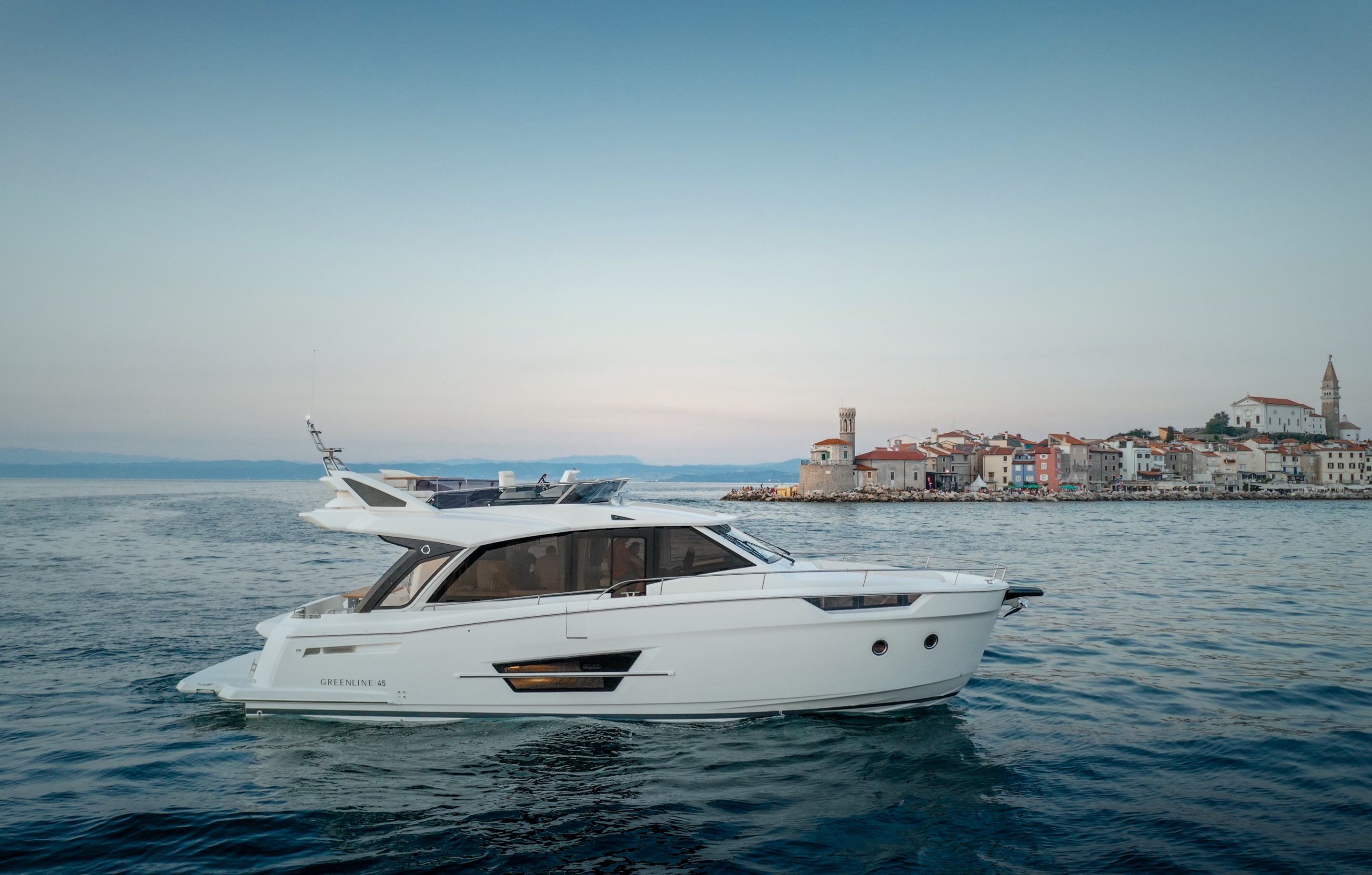 GREENLINE HYBRID - The Future of Responsible Boating