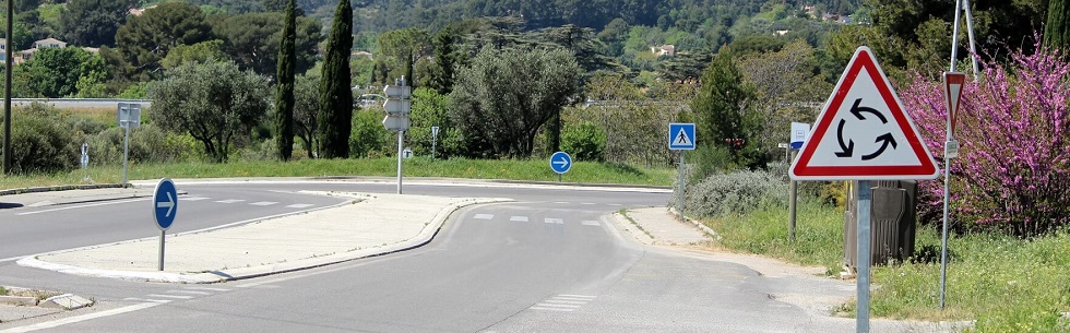 Différence rond-point et carrefour à sens giratoire - Ornikar