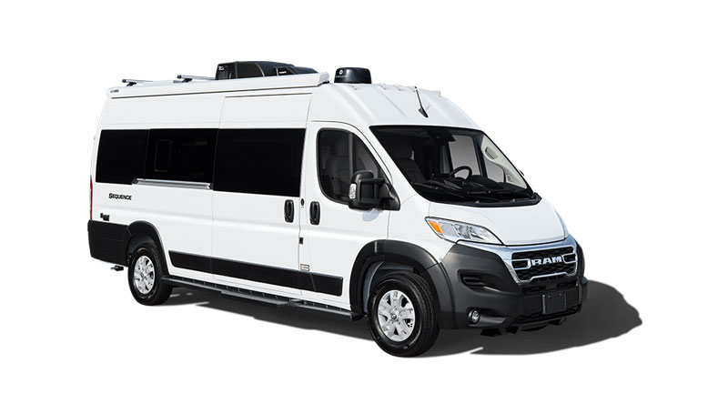 RV Tours — Gabe and Rocio Rivero’s Thor Motor Coach Sequence - THOR ...
